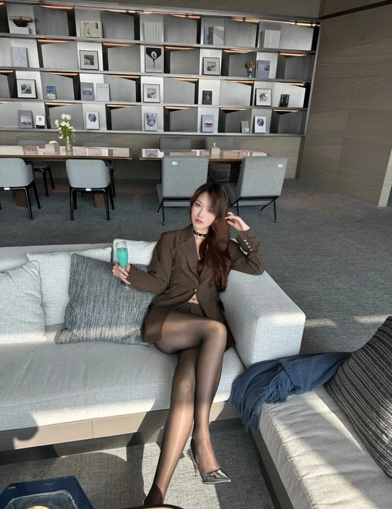 99+ Ảnh gái xinh mặc quần tất quyến rũ, gợi cảm khiến bạn mê mẩn